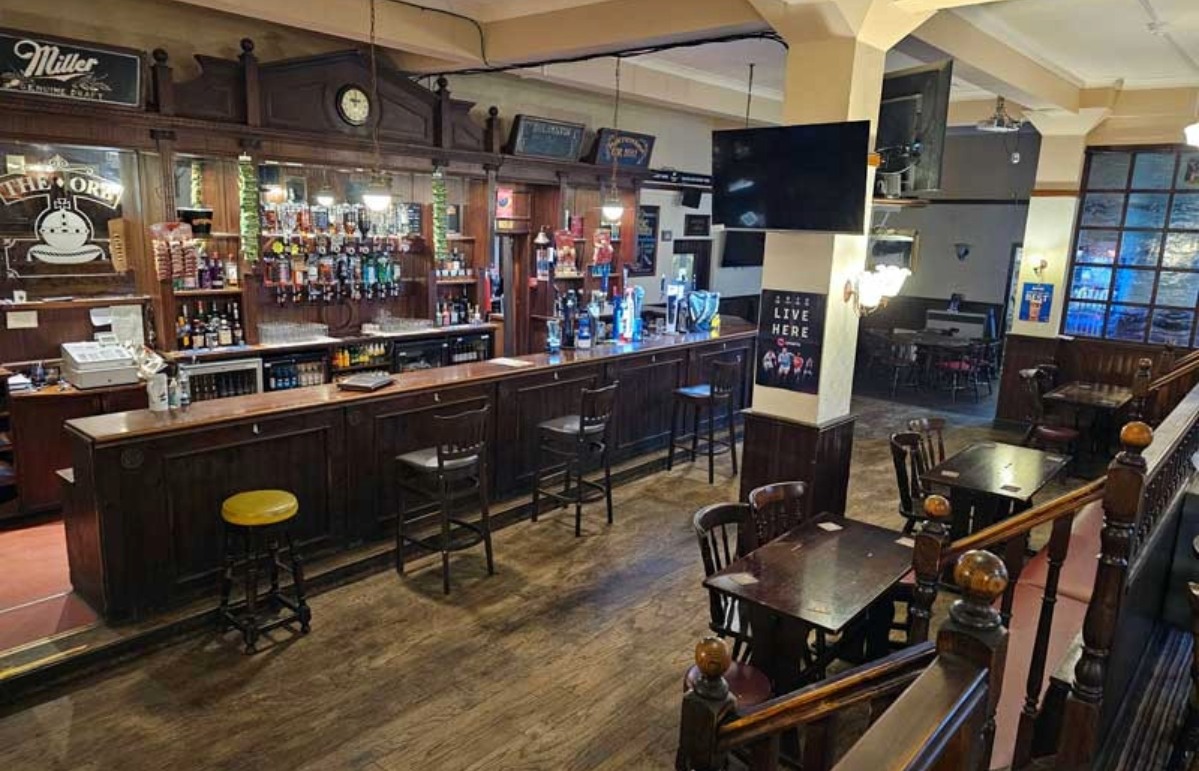 Bellshill pub The Orb which featured in Trainspotting 2 has been put on ...