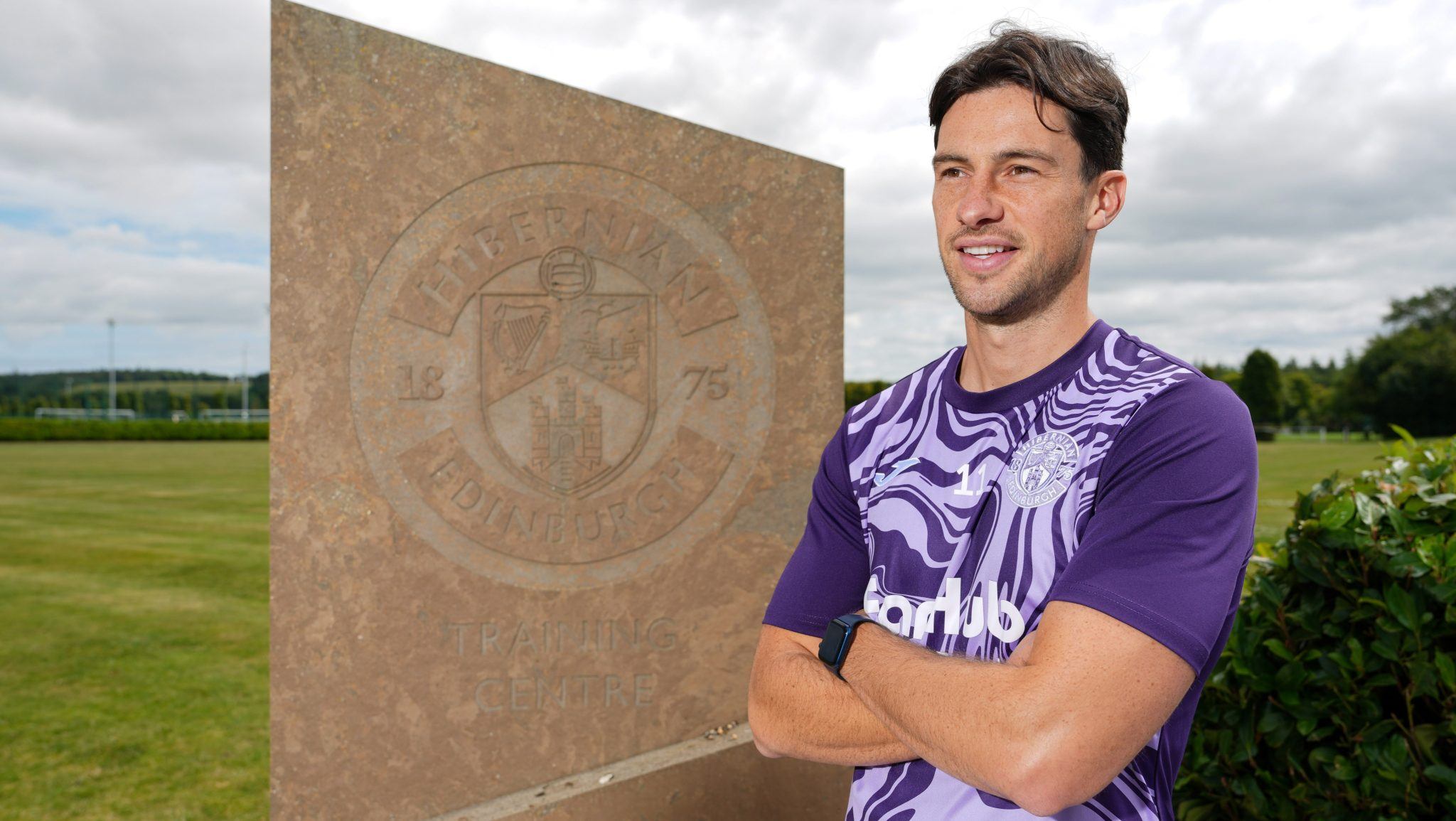 Joe Newell named Hibernian club captain after signing new deal | STV News