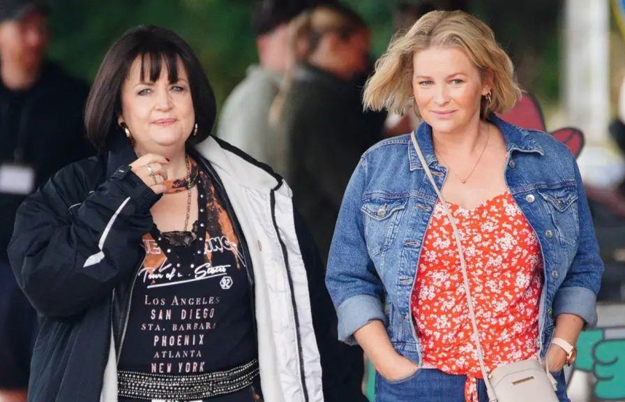 Gavin And Stacey cast complete final day of filming in Barry | STV News