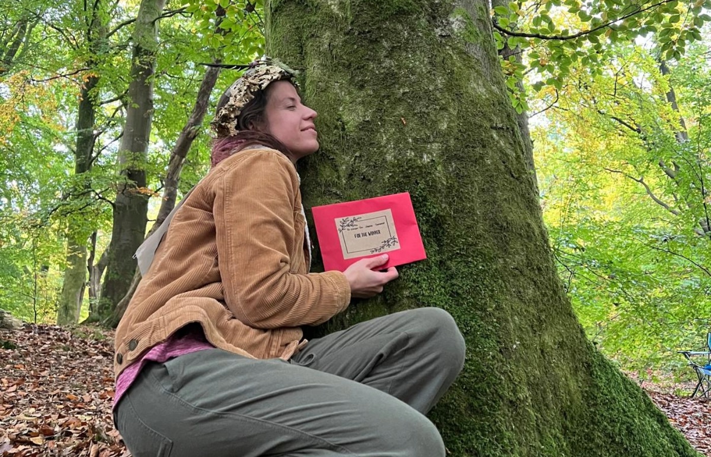 Teacher crowned first-ever winner of Glasgow tree-hugging competition ...