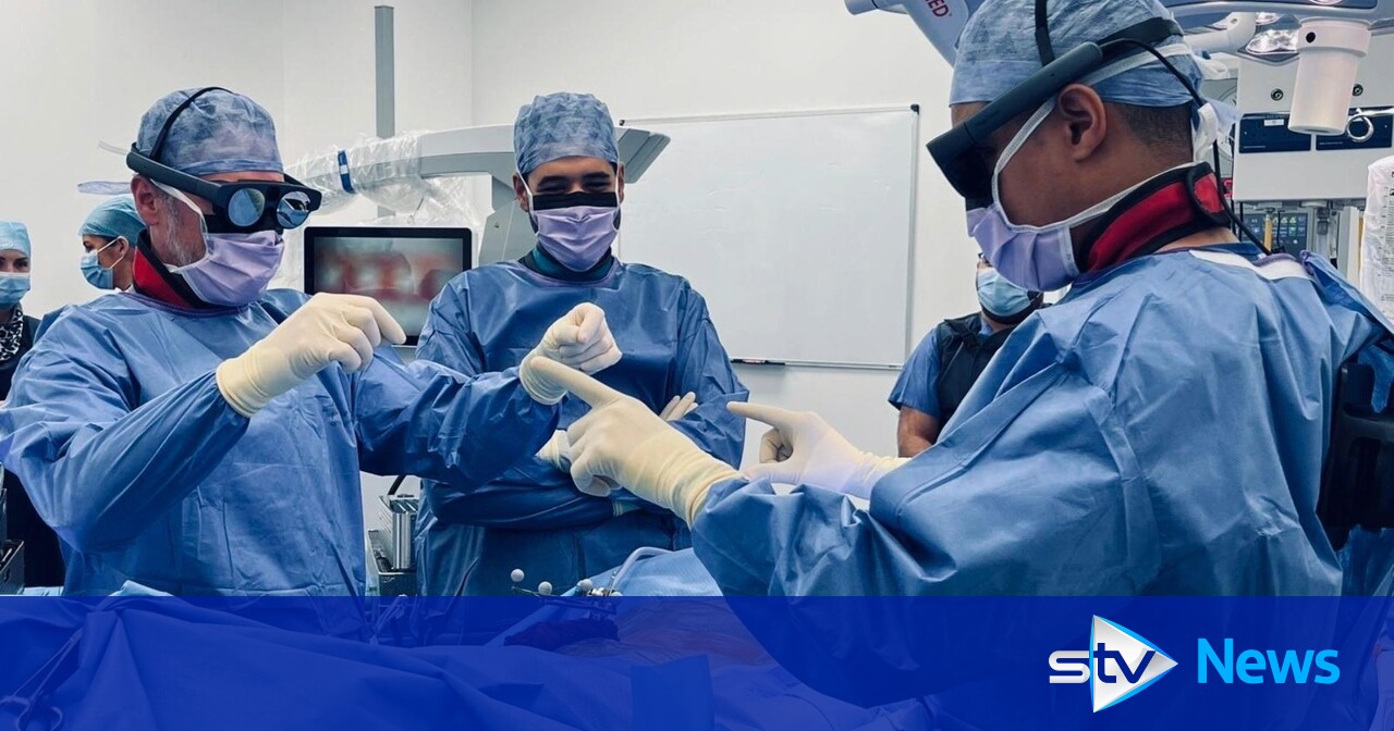 New technology at Glasgow hospital lets surgeon 'see inside' patient ...
