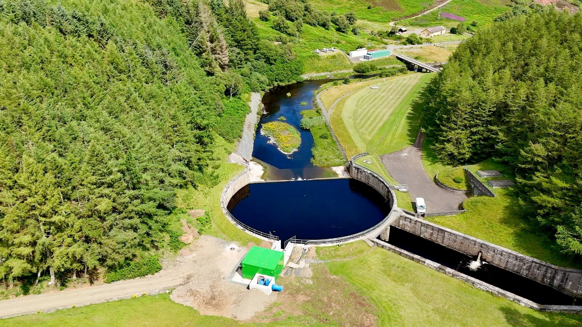 'First of its kind' £3m green hydro scheme completed at reservoir | STV ...