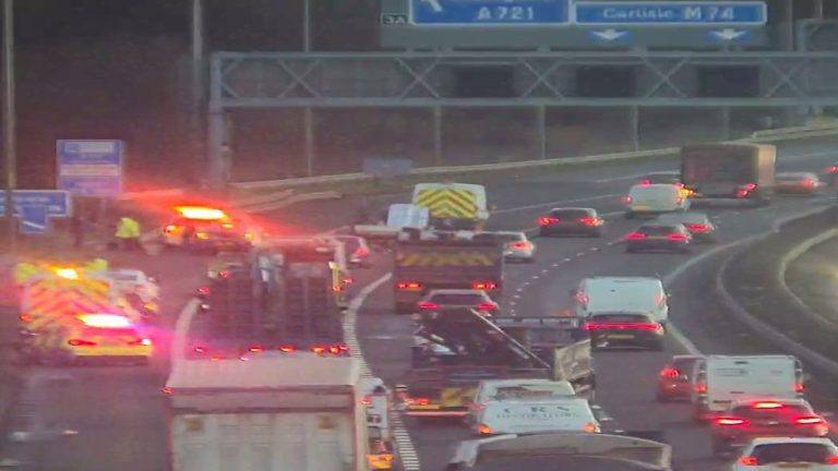 Drivers face delays after multi-vehicle rush hour crash on M74 | STV News