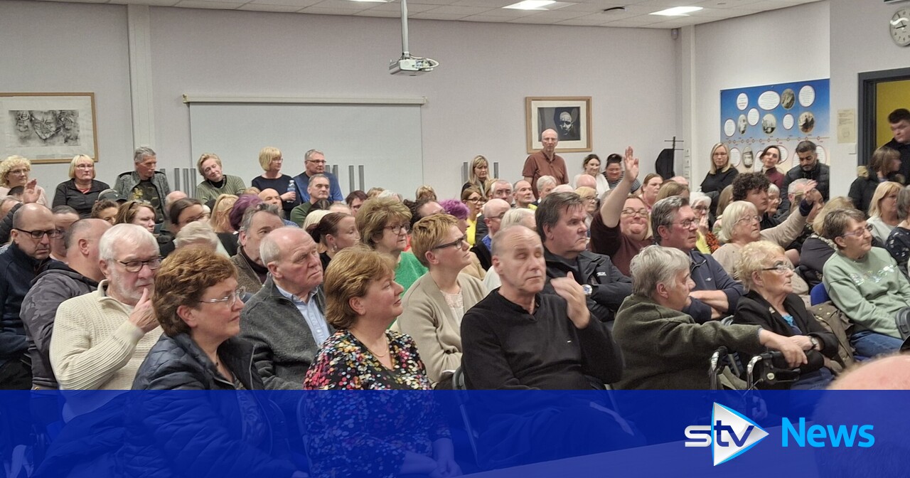 Grangemouth residents quiz council chiefs on investment and refinery ...