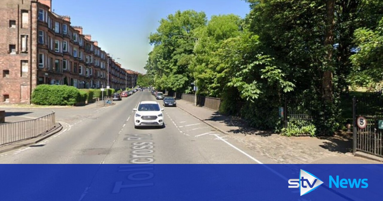 Road closed in both directions in Glasgow following three vehicle crash ...