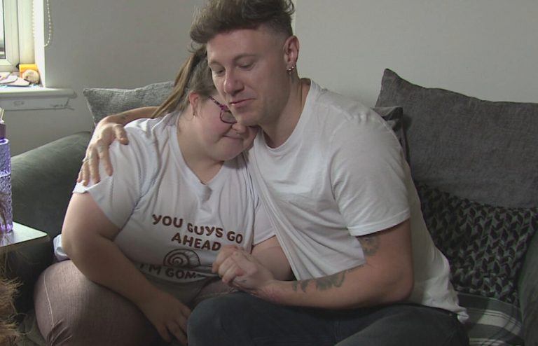 Callum Beattie surprises biggest fan with doorstep show | STV News