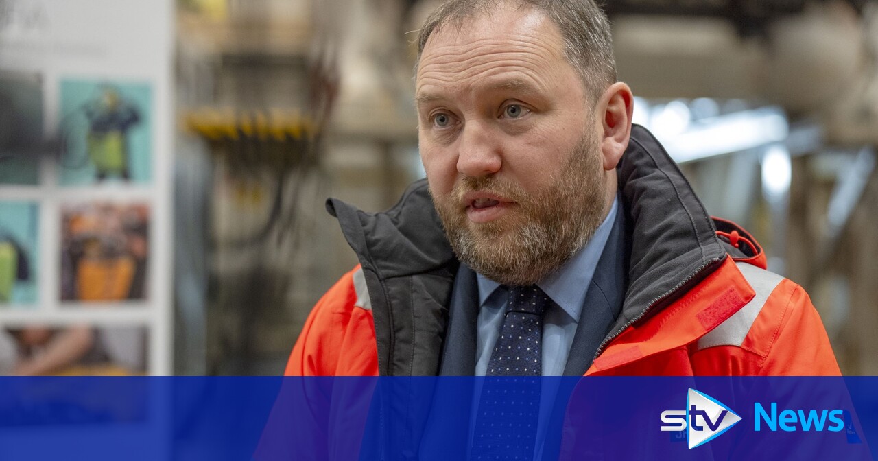 SNP ministers should join with us to solve generational work problem – Murray | STV News