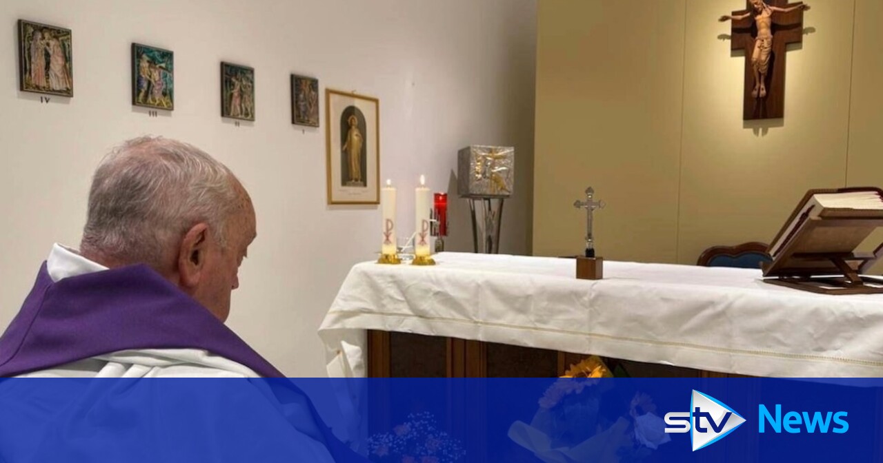 Vatican releases first photograph of pope for more than a month | STV News