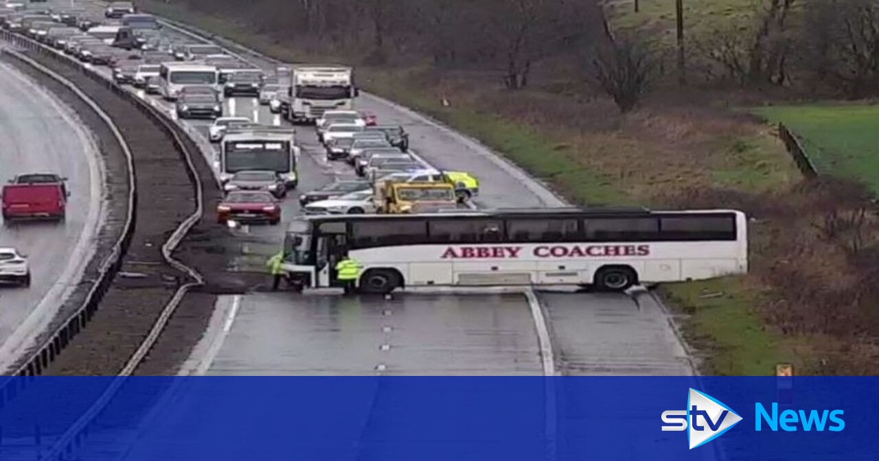 Bus crash prompts closure of M8 motorway as emergency crews attend ...
