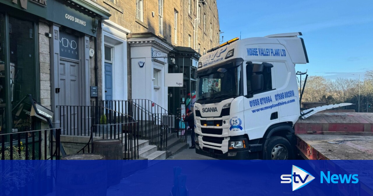 Driver, 62, charged after lorry crashes into Edinburgh building | STV News