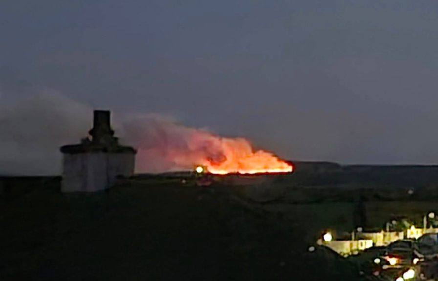 Fire crews still battling large wildfire in West Lothian | STV News