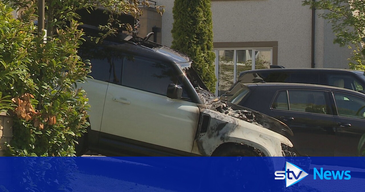 Hunt for three suspects after two cars deliberately set on fire in ...