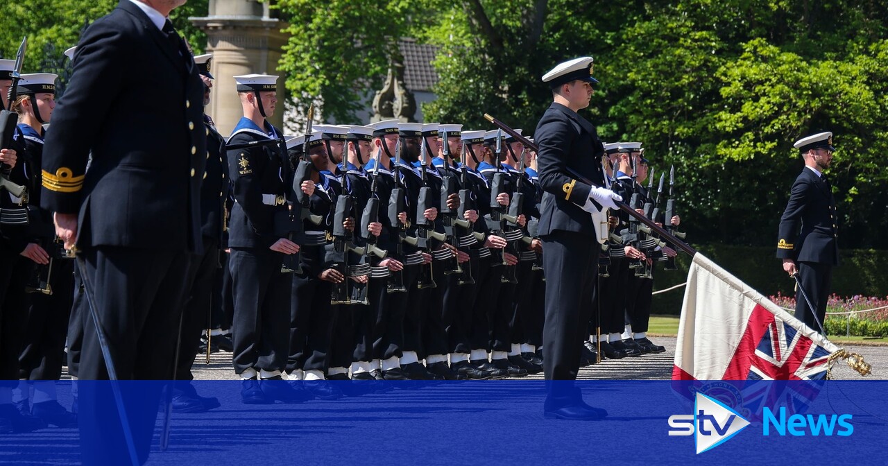 Royal Navy to guard Edinburgh Castle for first time | STV News