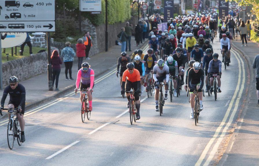 5,000 cyclists take part in Highland event for Cancer Research | STV News