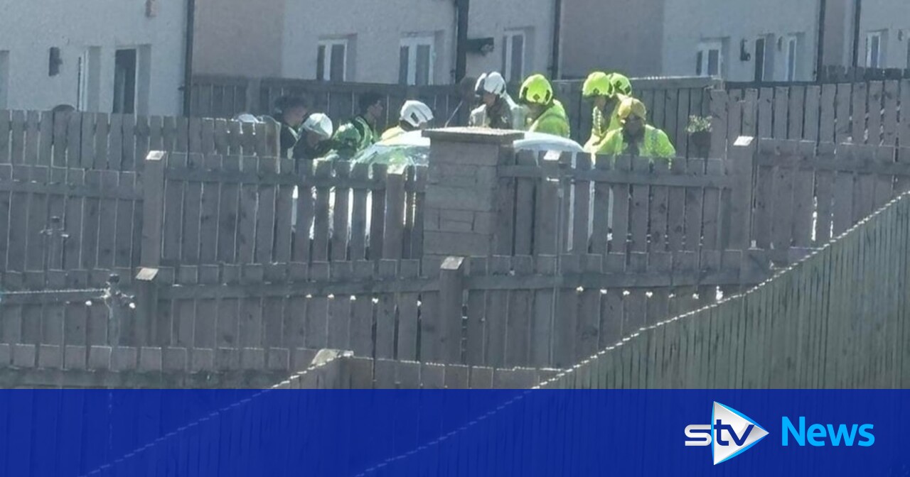 Car crashes into back garden after police chase through Dunfermline ...