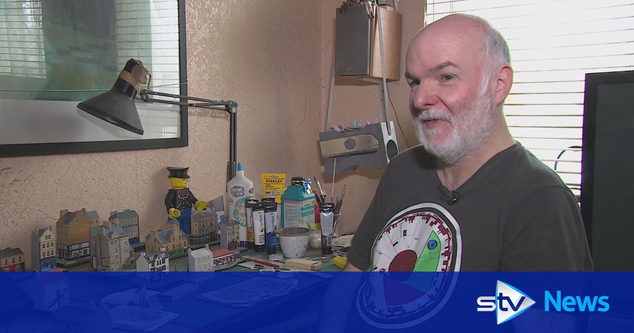 Artist creates miniature replicas of Edinburgh's pubs | STV News