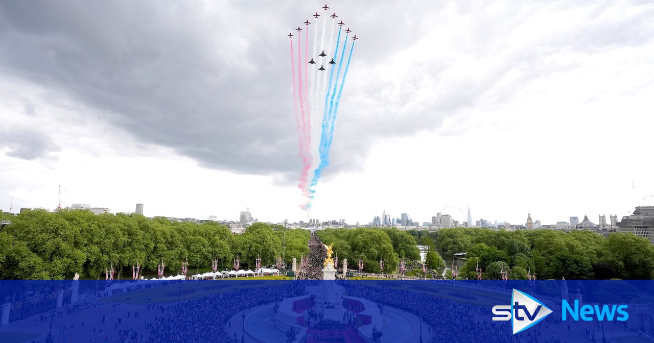 VE Day in pictures: Royals, Red Arrows flypast and crowds of thousands ...