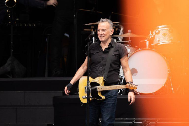 Bruce Springsteen joined by Paul McCartney at Liverpool concert | STV News