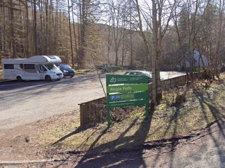 Dundee road closed after pedestrian knocked down by car | STV News