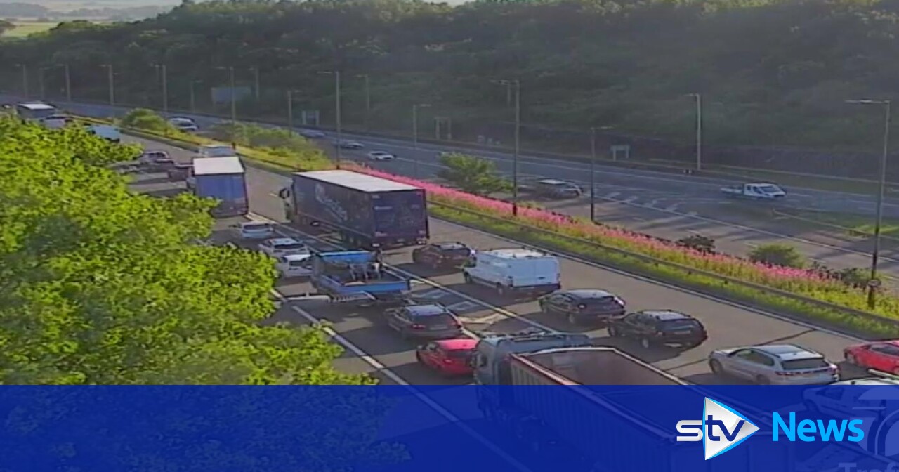 Drivers face hour-long delays at rush hour on M8 to M9 road at ...