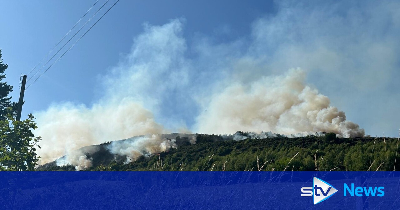 Firefighters spend second day battling Perth wildfire as heatwave ...