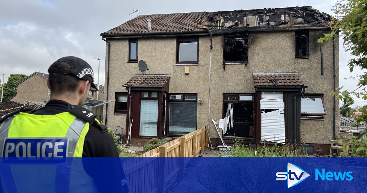 Over 40 firefighters tackle house fire in Dundee | STV News