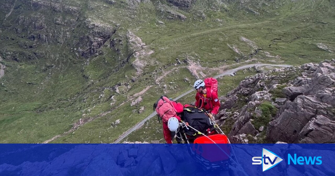 Fallen climber with 'severe injuries' stretchered off mountain in huge ...