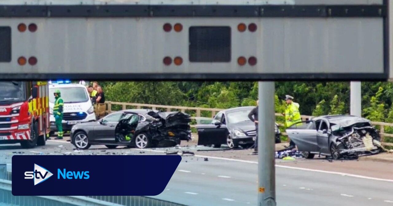 Driver who sped at 134mph on M8 hard shoulder caused three-car pile up ...