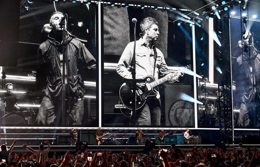 Oasis fans worried over tickets amid rise in scam sales | STV News