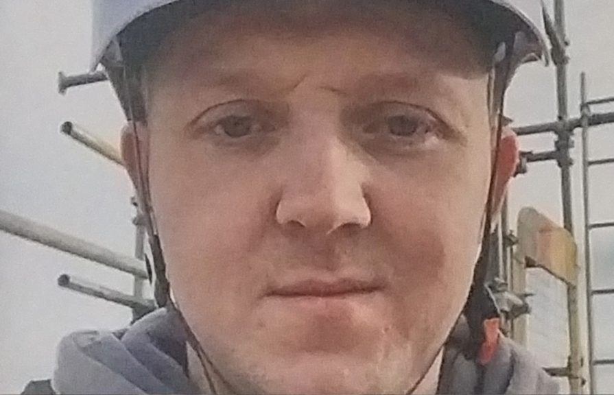 Tony Ferns: Murder victim collapsed in partner's arms after attack ...