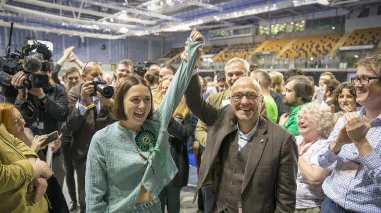 Historic Scotland: The devolution referendum of 1997 | STV News