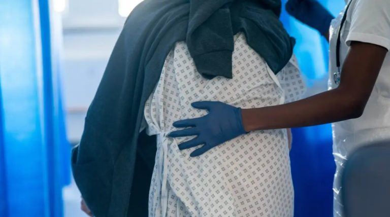 Girl, 14, charged after allegedly being found with 'bladed weapon' in Dundee | STV News