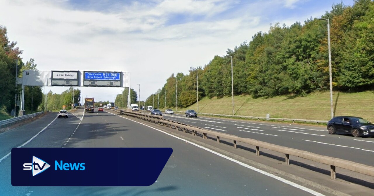 Drivers warned of 'significant' delays after crash blocks M77 | STV News
