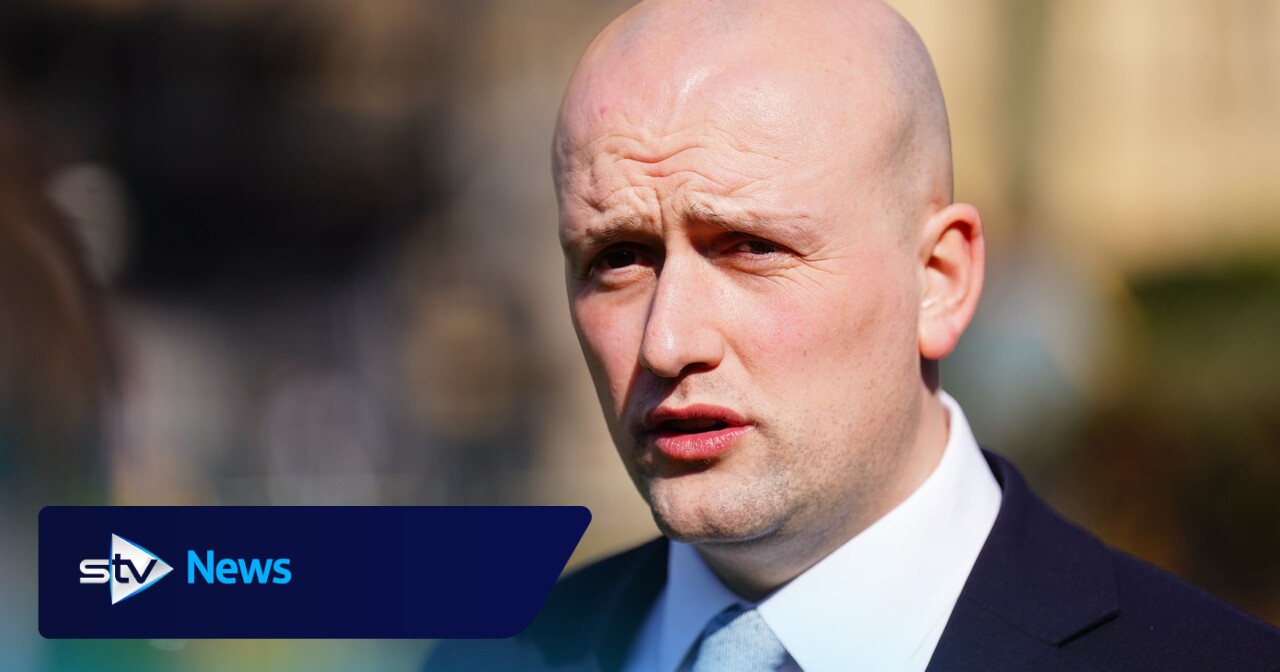 Flynn calls on Miliband to change oil and gas regime | STV News