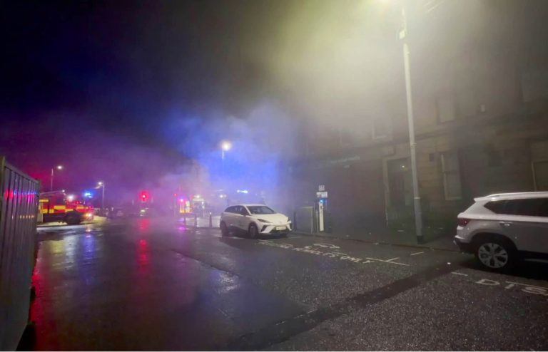 Hunt for man on crutches after machete attack in Springburn pub | STV News