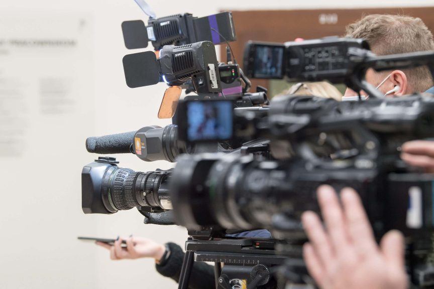 Irish singer CMAT postpones UK tour due to infected wisdom tooth | STV News