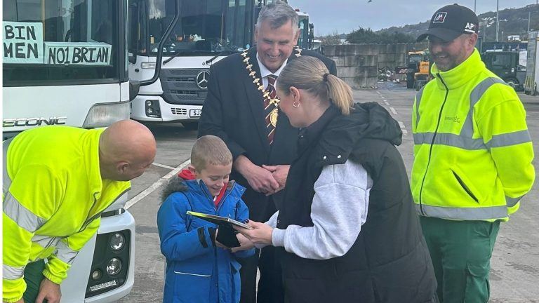 Schoolboy who went viral for friendship with binmen given kindness ...