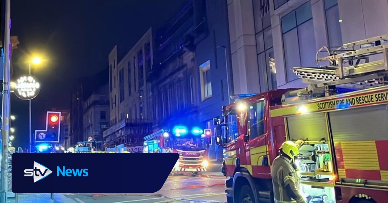 Fifty firefighters tackle blaze as Glasgow city centre street sealed ...