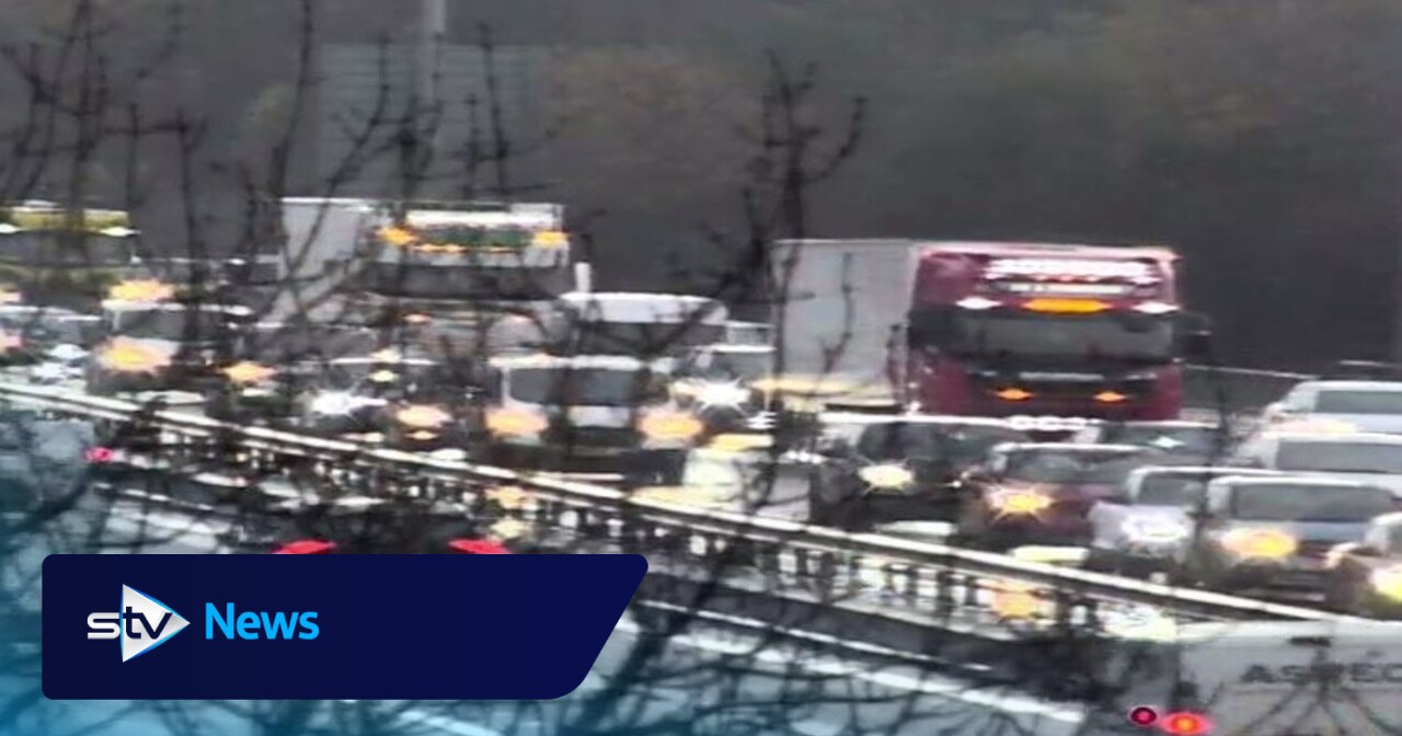 'Avoid' M74 at Hamilton Services amid rush hour police incident | STV News
