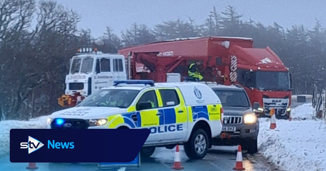 Royal Mail lorry crashes off A9 closing road amid heavy snow and ice ...
