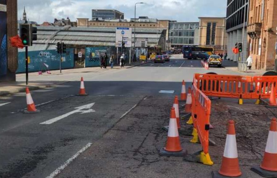 Busy Glasgow road closed over potential sewer collapse | STV News
