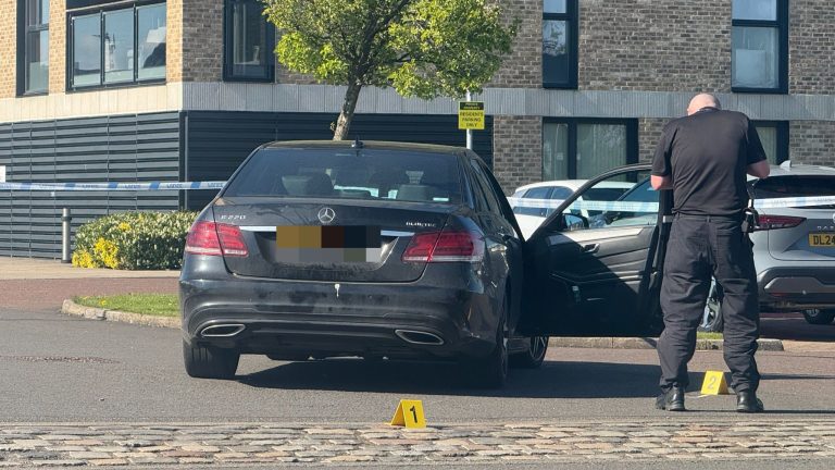 Hunt for knife-wielding man continues after Glasgow pensioner 'stabbed ...