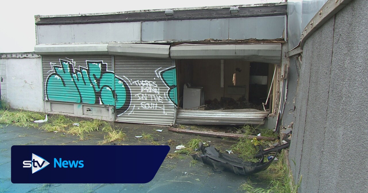 Teens in hospital after car crashes into Edinburgh building as 17-year ...